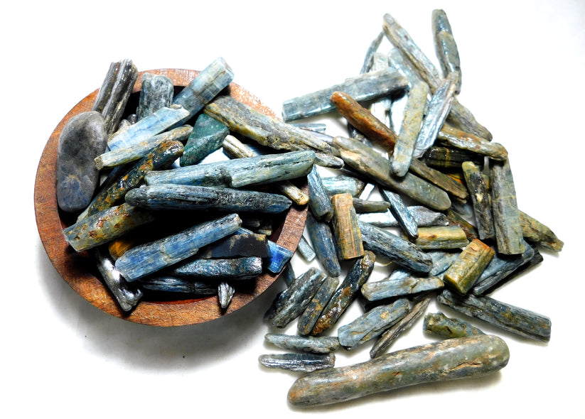 Natural Kyanite Raw Crystal Stone, Powerful Energy Healing Gemstone ...